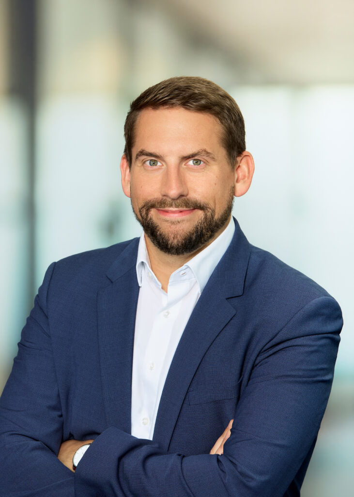 Bernhard Kainz, LL.M., MBA | EY Law